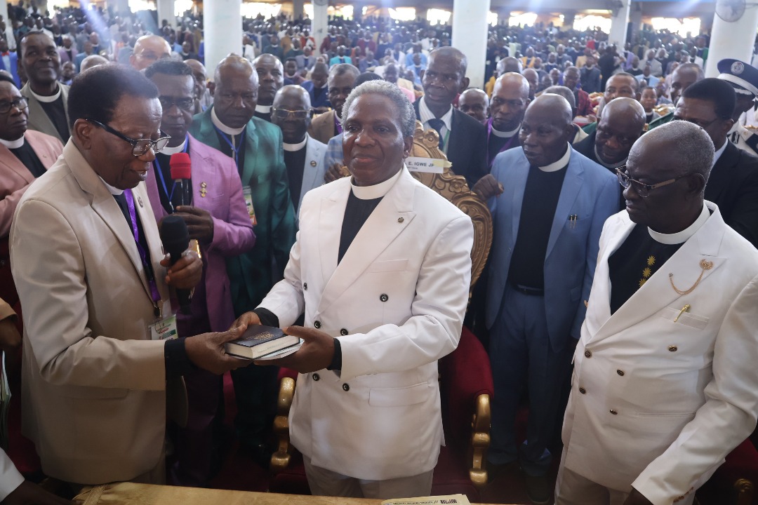 Pastor Lawrence Oladele assumes office as President of Apostolic Church ...